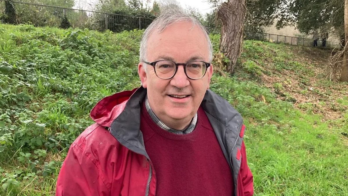 BBC Radio Cymru - Caniadaeth y Cysegr, Dr Hefin Jones