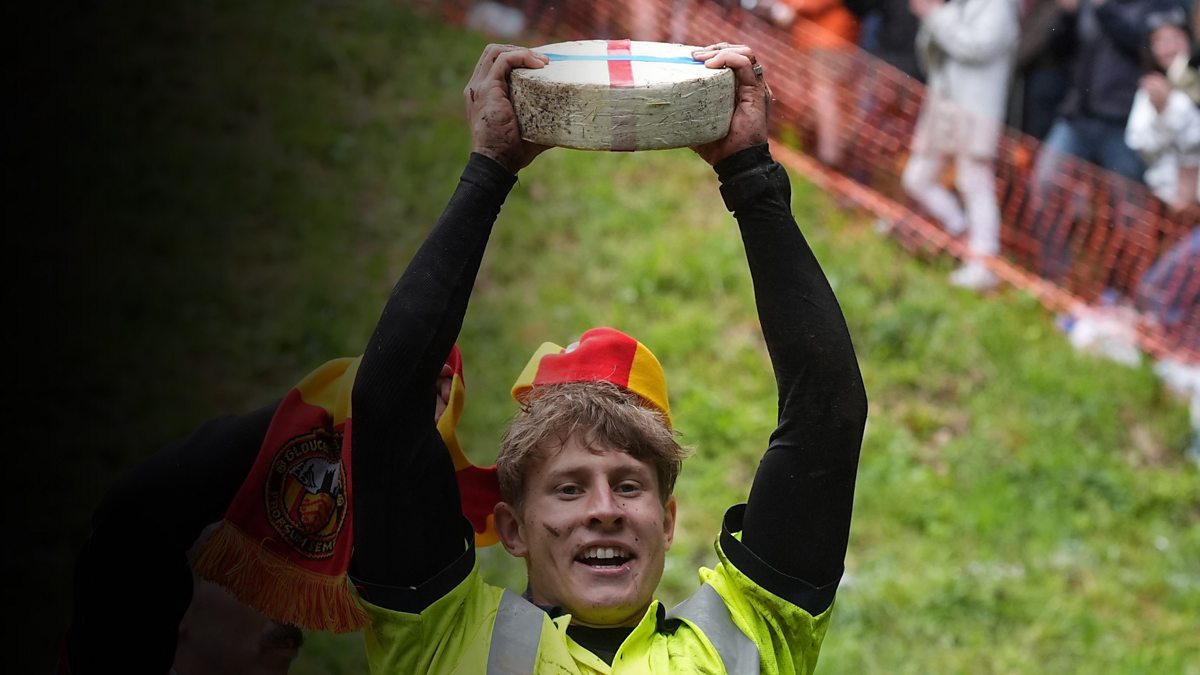 BBC News - Annual Cheese Rolling Competition