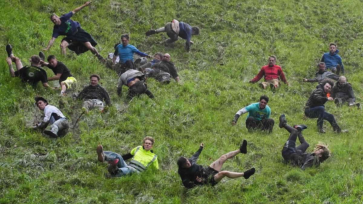 BBC News - Annual Cheese Rolling Competition
