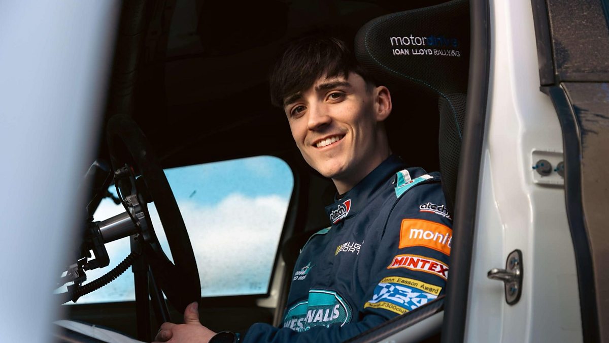 BBC Radio Cymru - Ifan Jones Evans, Ioan Lloyd y gyrrwr rali sydd ar y ffordd i Wlad Pwyl