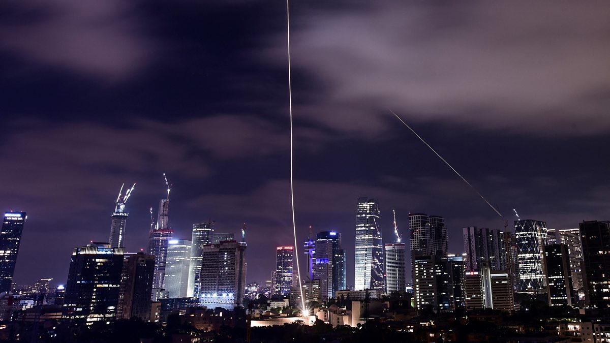 BBC News - Explosions Seen Above Israeli Cities