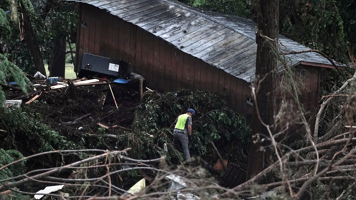 BBC News - Death Toll Rises To 91 After Texas Floods