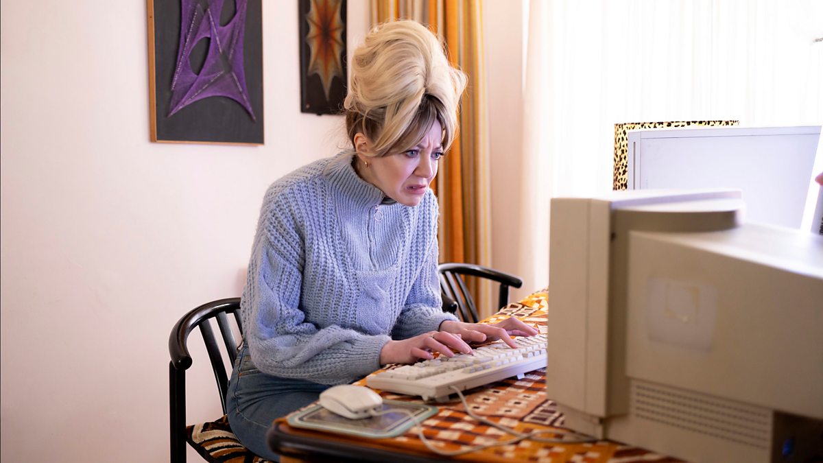 Mandy - Series 4: 3. Wormhole - BBC iPlayer