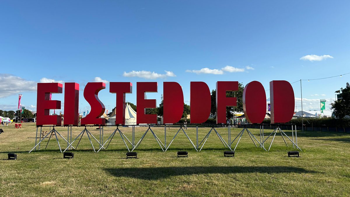 BBC Radio Cymru - Caniadaeth y Cysegr, Cymanfa Ganu Eisteddfod 2025: Rhan 1