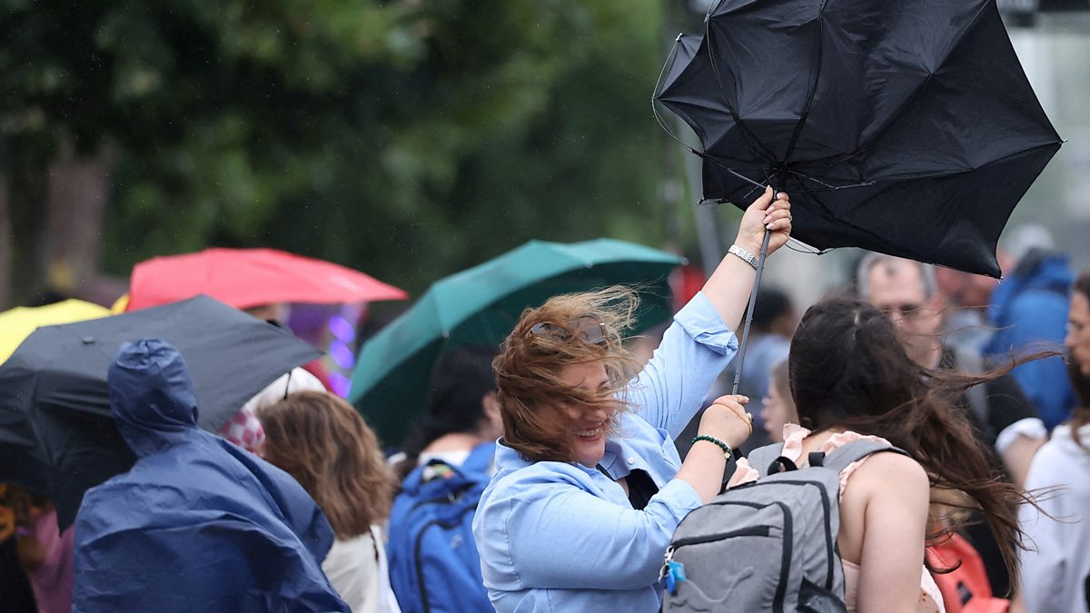 BBC News - Storm Floris Brings Gusts Of Up To 80mph
