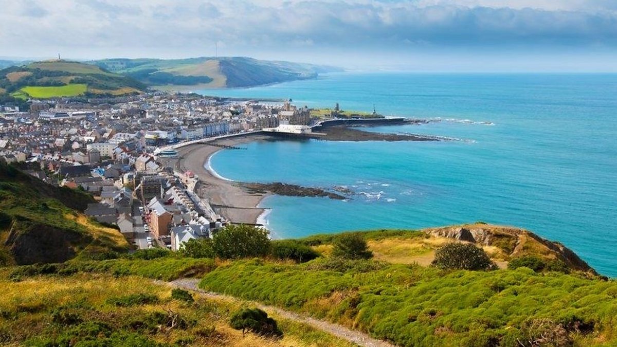 BBC Radio Cymru - Aled Hughes, Pinacl 'haf wiced' Aber - sioe gerdd The ...