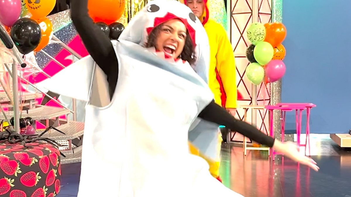 CBBC - CBBC Extra, SMU Halloween costume catwalk!
