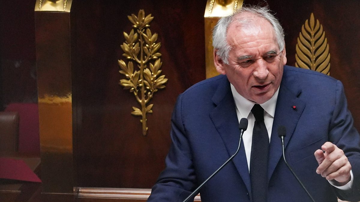 BBC News - France Plunged into Fresh Political Crisis