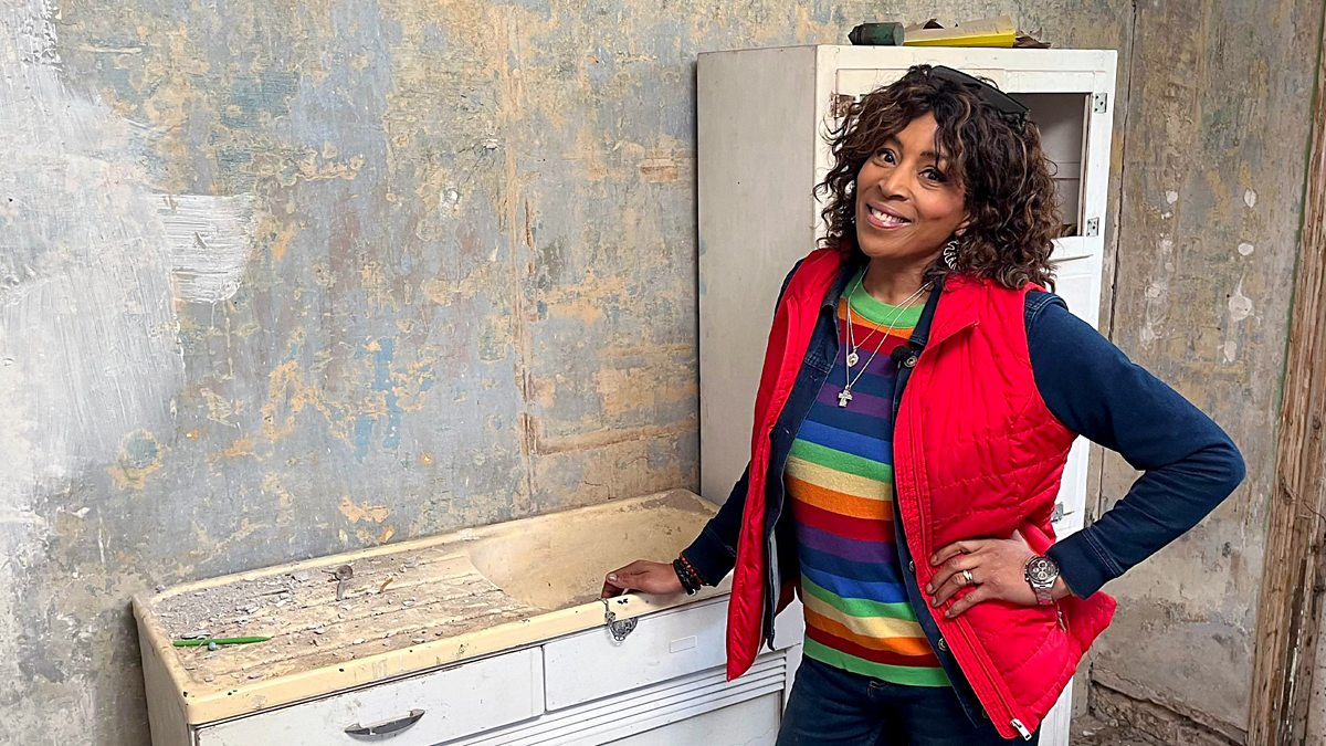 BBC One - Homes Under the Hammer, Series 28, Love Nest by the Lake