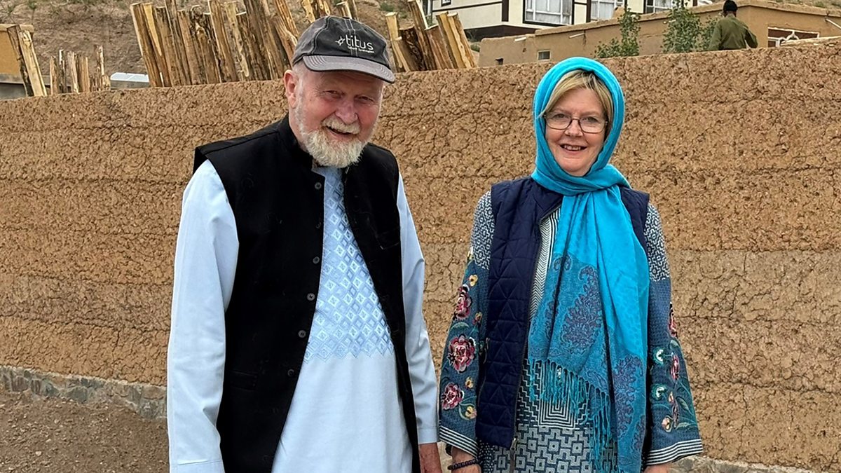BBC News - British Couple Held By Taliban Released From Prison