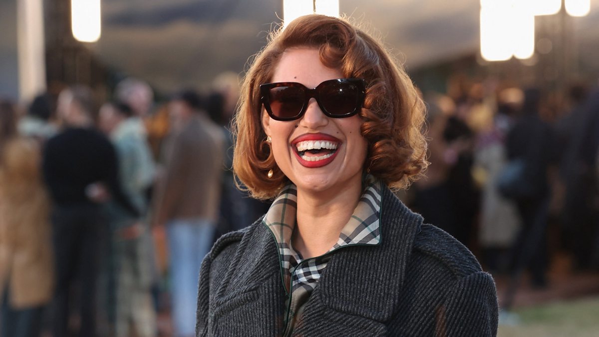 BBC News - Pop Star Raye's New Music