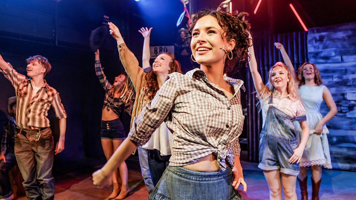 Stage Stars - Series 1: 10. Showtime - Signed - BBC iPlayer