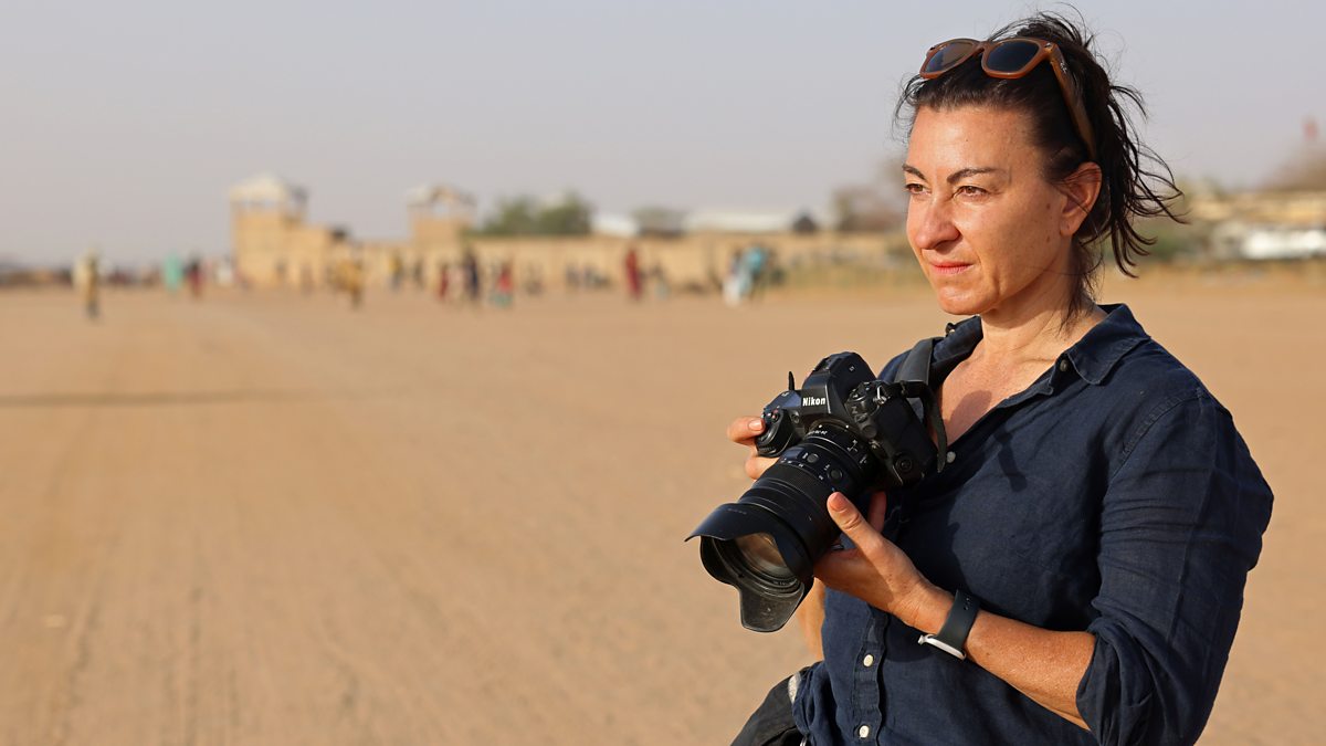 BBC World Service - Weekend, How Lynsey Addario became a war photographer