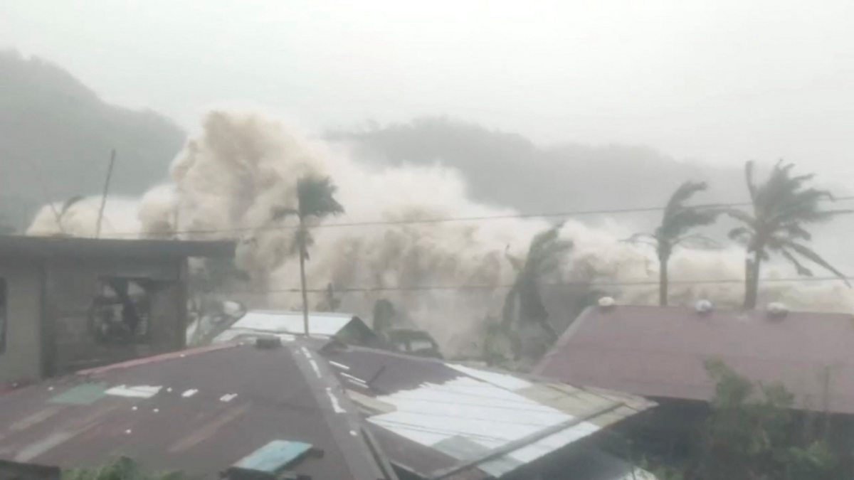 BBC News - Philippines Hit by ‘Intense’ Typhoon