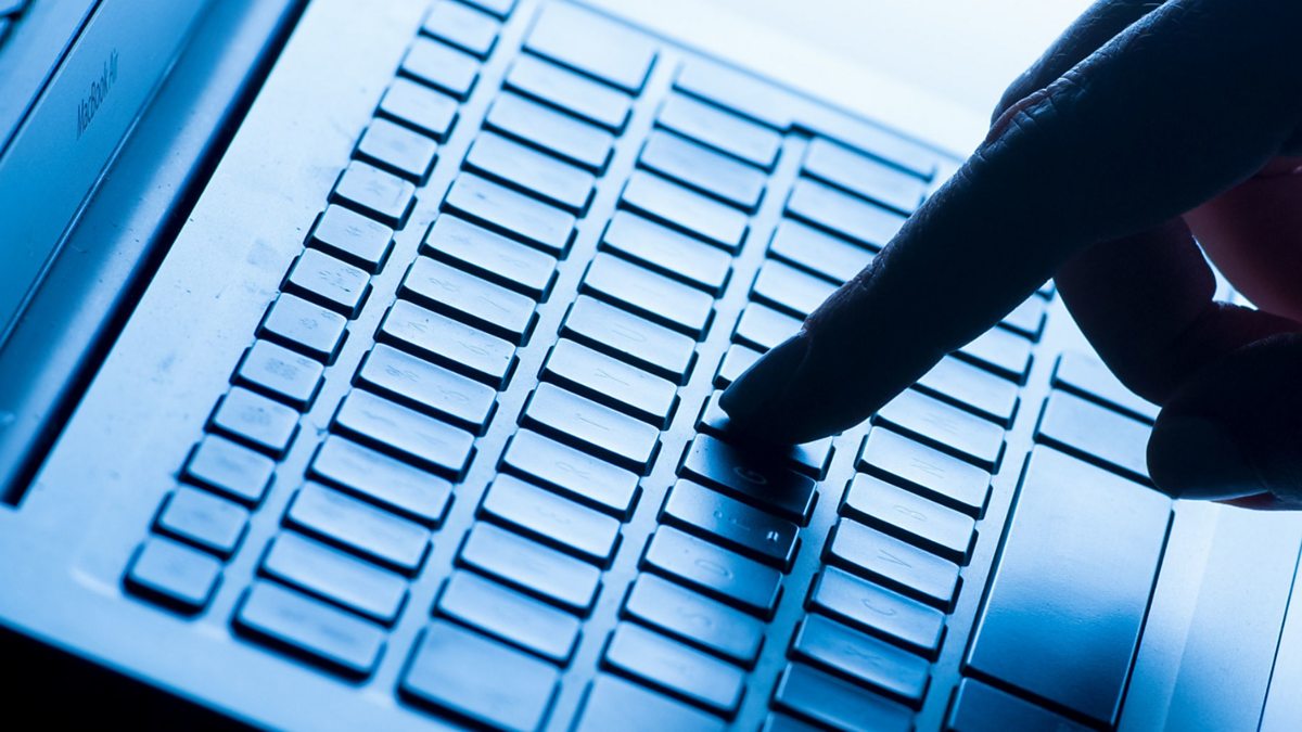BBC News - Scammers Steal Data to Set Up Fake Accounts