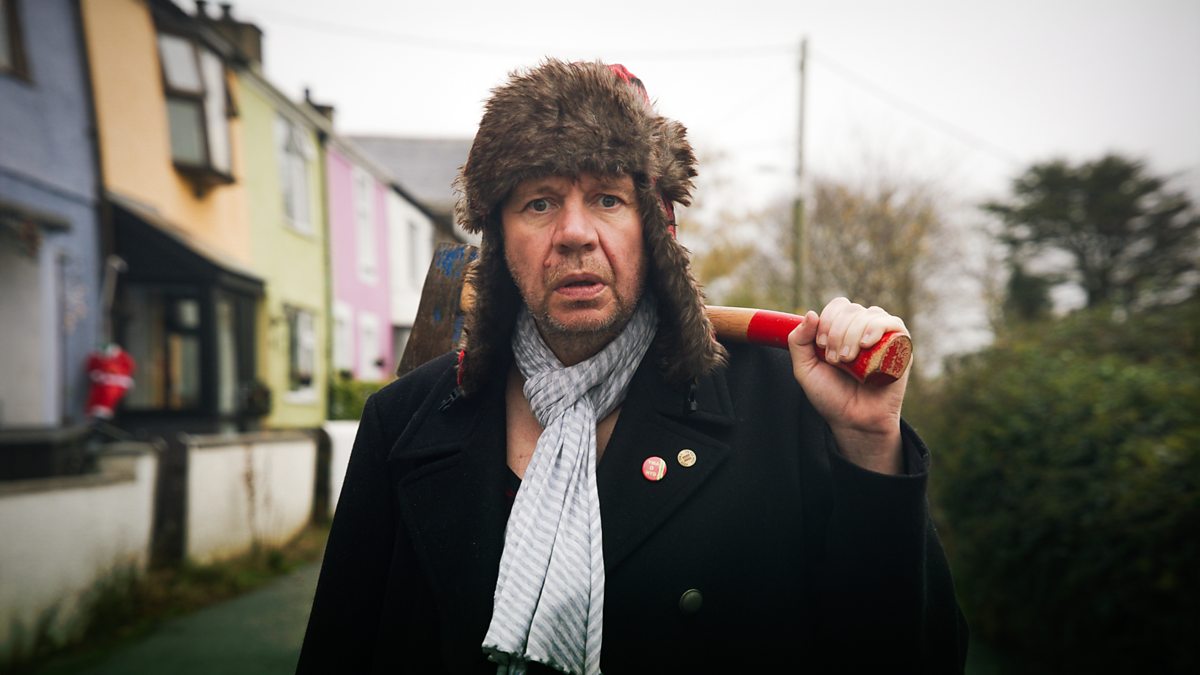 Llyr Ifans Allan o Sync: Dolig - BBC iPlayer