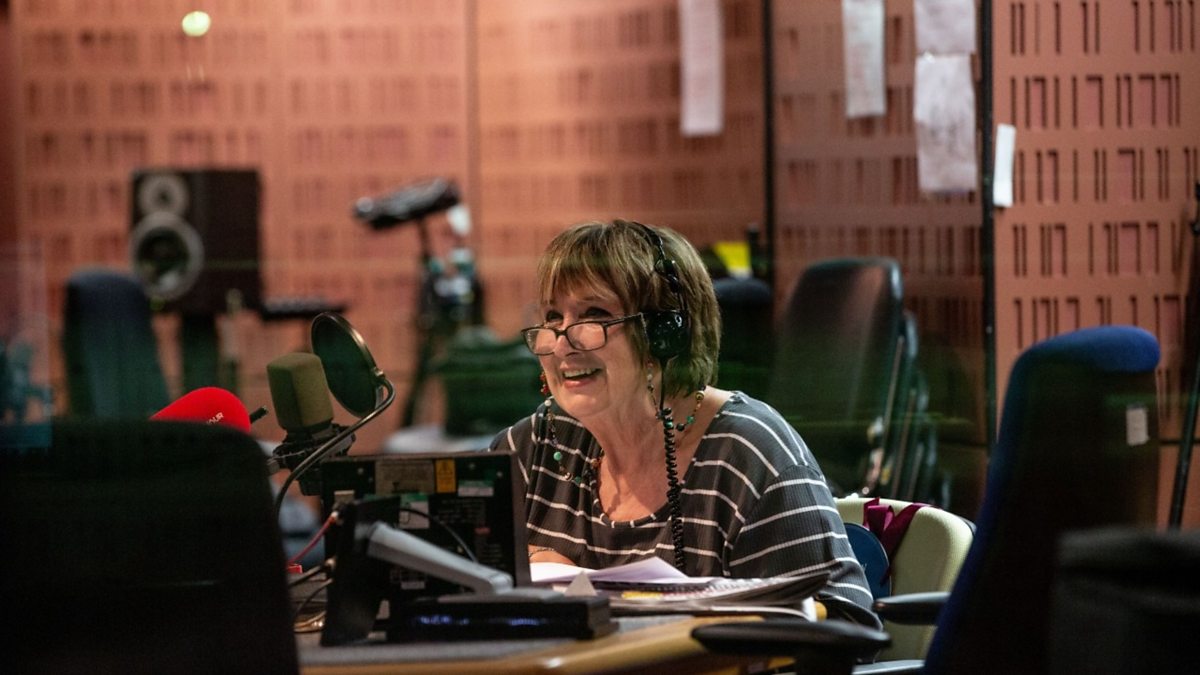 BBC News - Veteran BBC Radio Presenter Jenni Murray Has Died