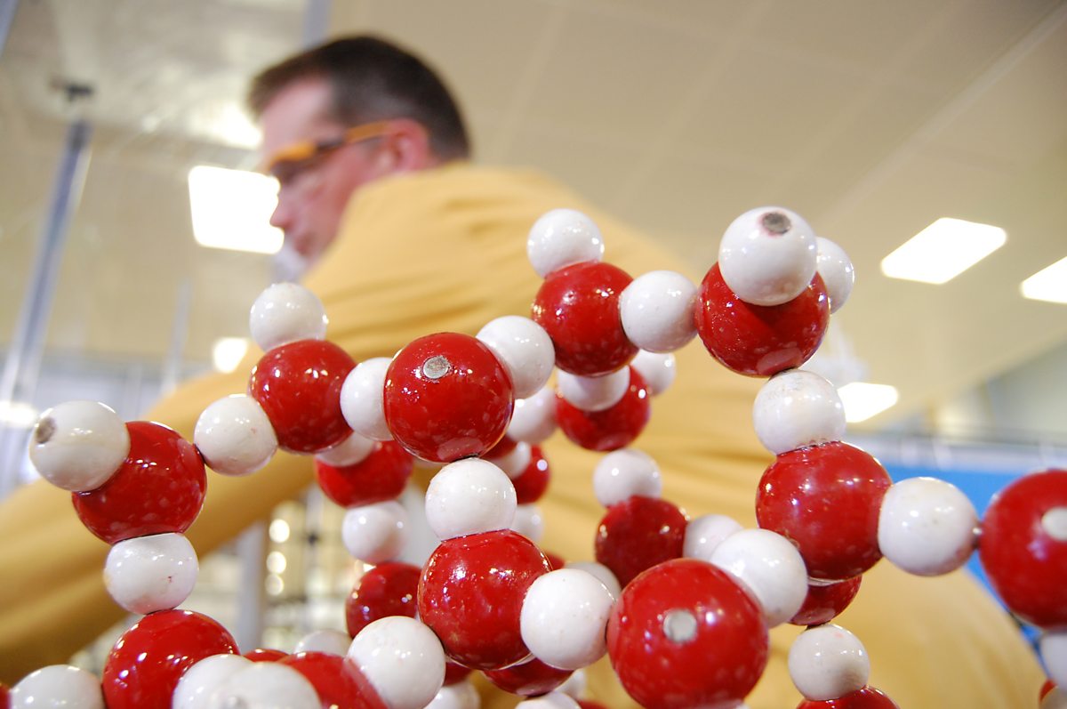 Chemistry KS3/4: Experiments with water - BBC Teach