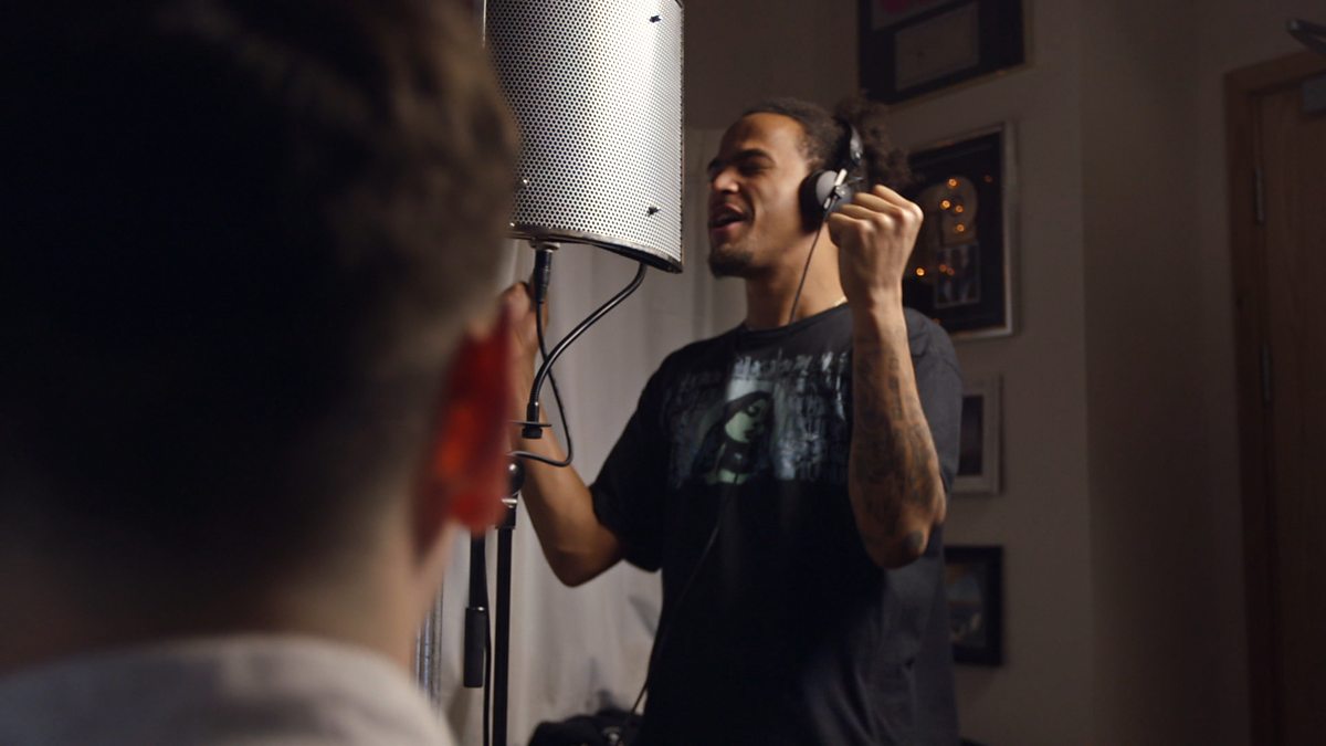 Using digital audio effects - Music technology and software: Video ...