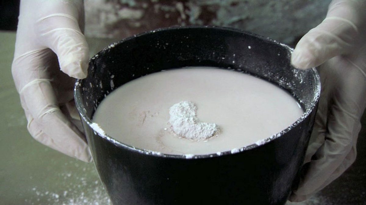 Plaster casts - Areas of art and design: Video playlist - BBC Bitesize