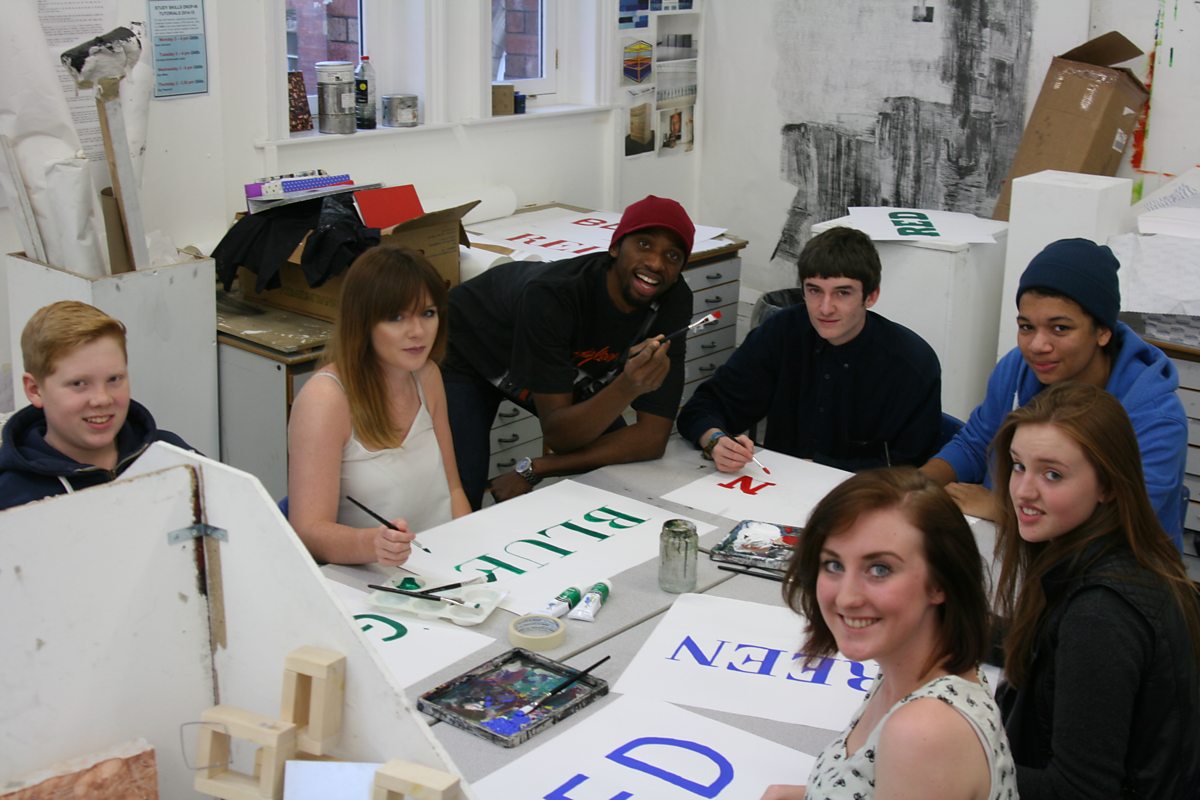 Physics KS3 / GCSE: How light makes the colours we see - BBC Teach