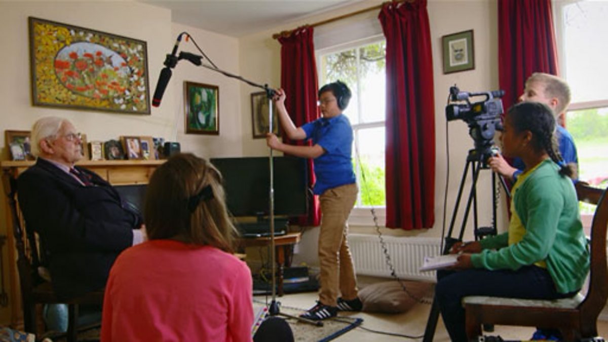 Media Studies KS2: Recording sound for an interview - BBC Teach