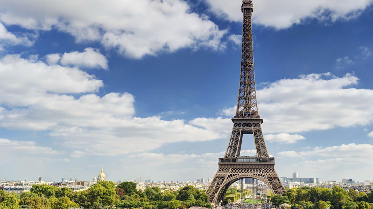 BBC Learning English - 今日短语 / To tower over 高出、胜过