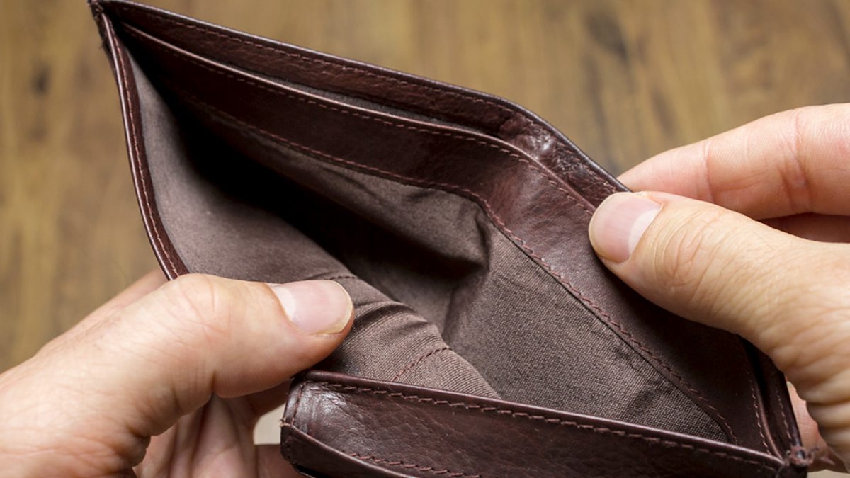 BBC Learning English - 今日短语 / Strapped for cash 手头紧