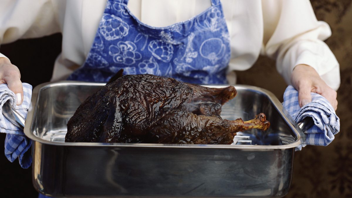 Quiz: Could you rescue a Christmas dinner disaster? - BBC Food