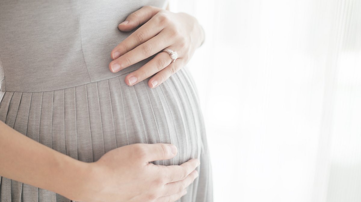 BBC Learning English - 媒体英语 / Pregnancy alters woman's brain 'for at ...