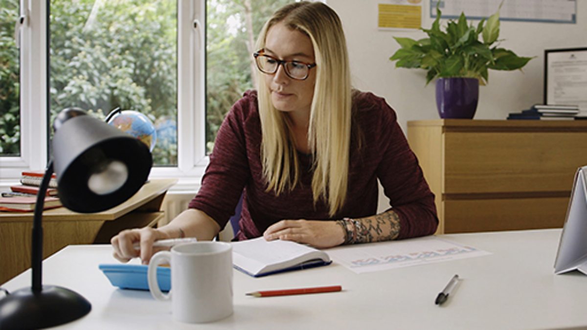 Working out a rota for a new staff member - Functional Skills - BBC ...