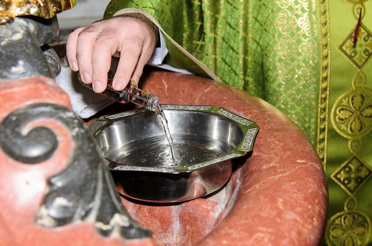 The baptism ceremony - Sacraments in the Catholic Church - CCEA - GCSE ...