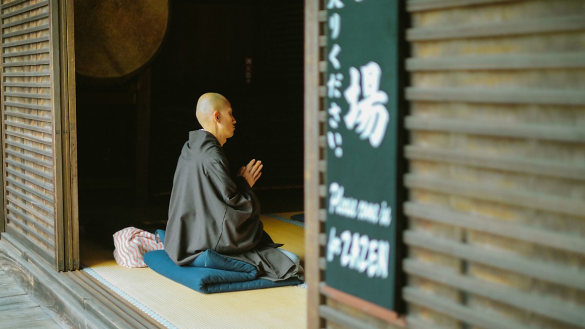 Buddhist worship - Ways of Buddhist living - Edexcel - GCSE Religious ...