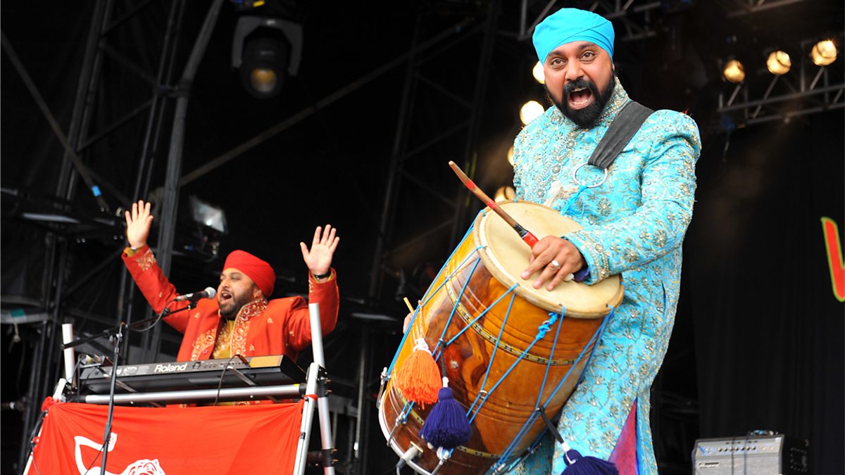 The elements of music heard in Bhangra music - Punjabi Bhangra music ...