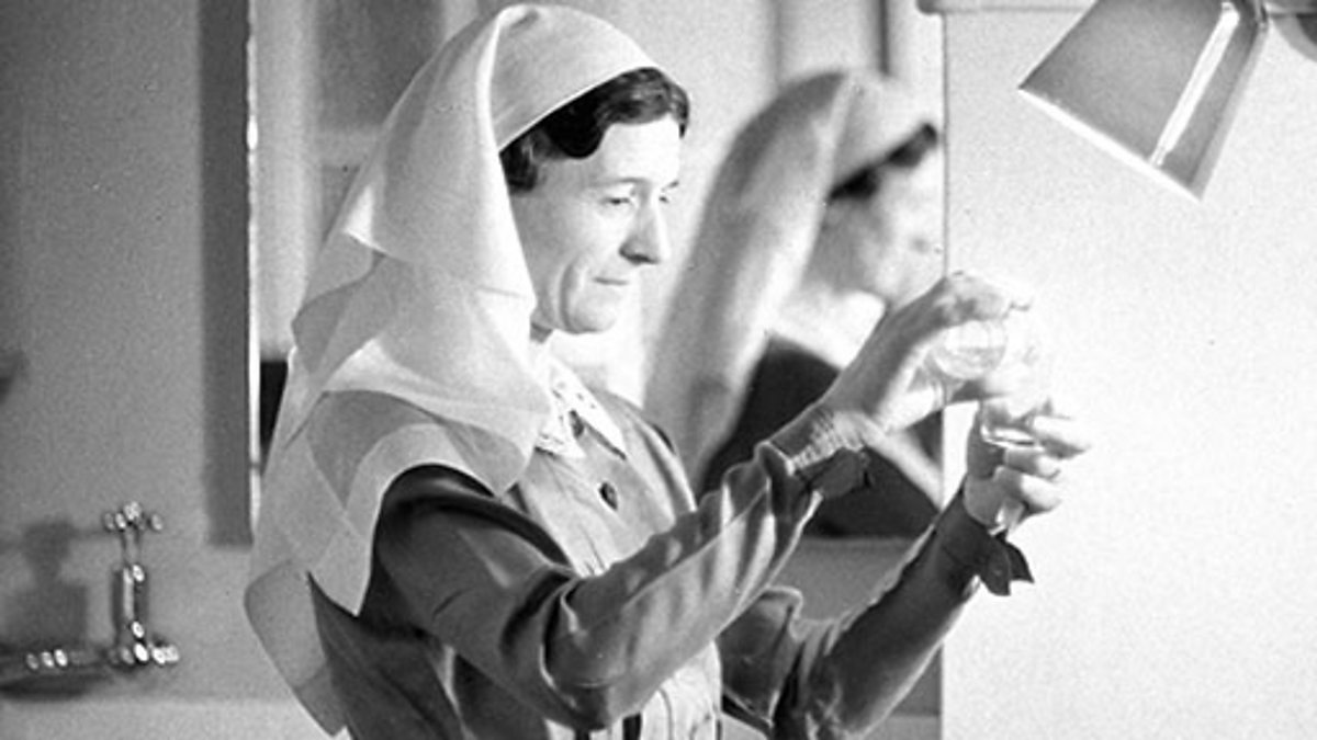 How We Worked Then - Medicine - BBC Archive
