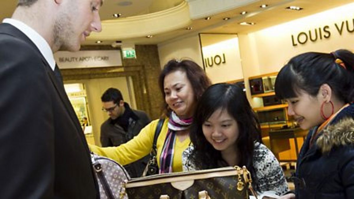 What skills do I need to work in retail? - BBC Bitesize