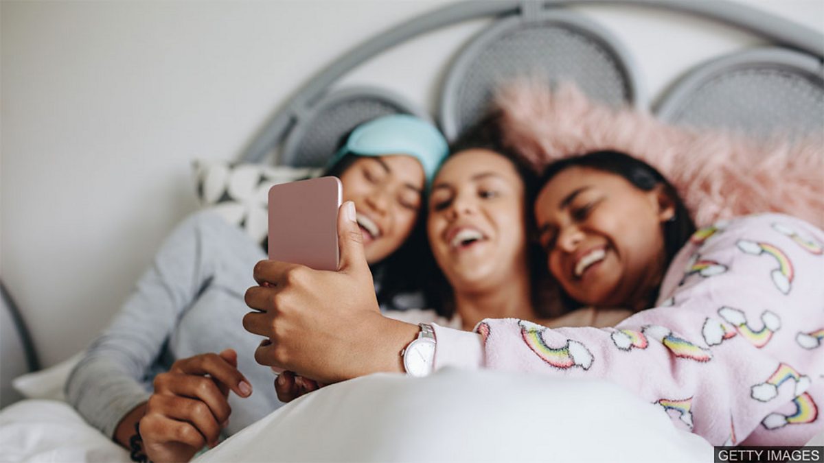 BBC Learning English - 你问我答 / Sleep in, sleep over, turn in 三个和 “睡觉” 有关 ...