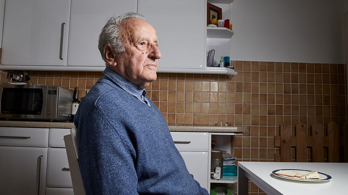 Ivor Perl returns to Auschwitz with his daughter - BBC Teach