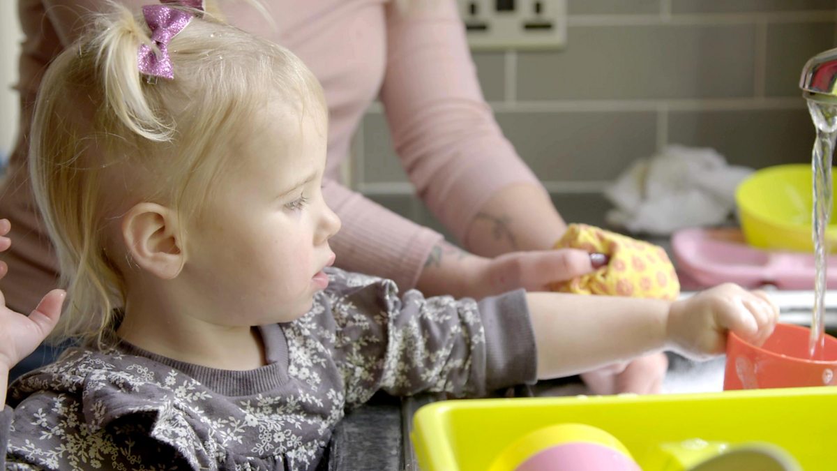 How to involve children in housework - BBC Tiny Happy People