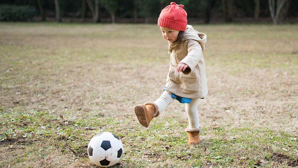 18 fun hobbies to do with children at home - BBC Tiny Happy People
