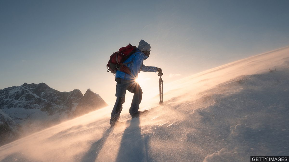 BBC Learning English - 今日短语 / Brave something out 勇敢面对，坚持到底