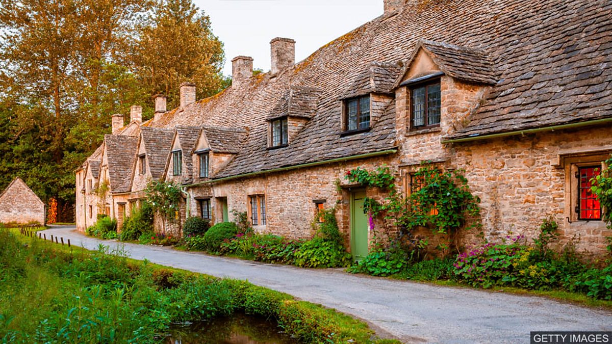 BBC Learning English - 随身英语 / The different eras of houses in the UK 英国 ...