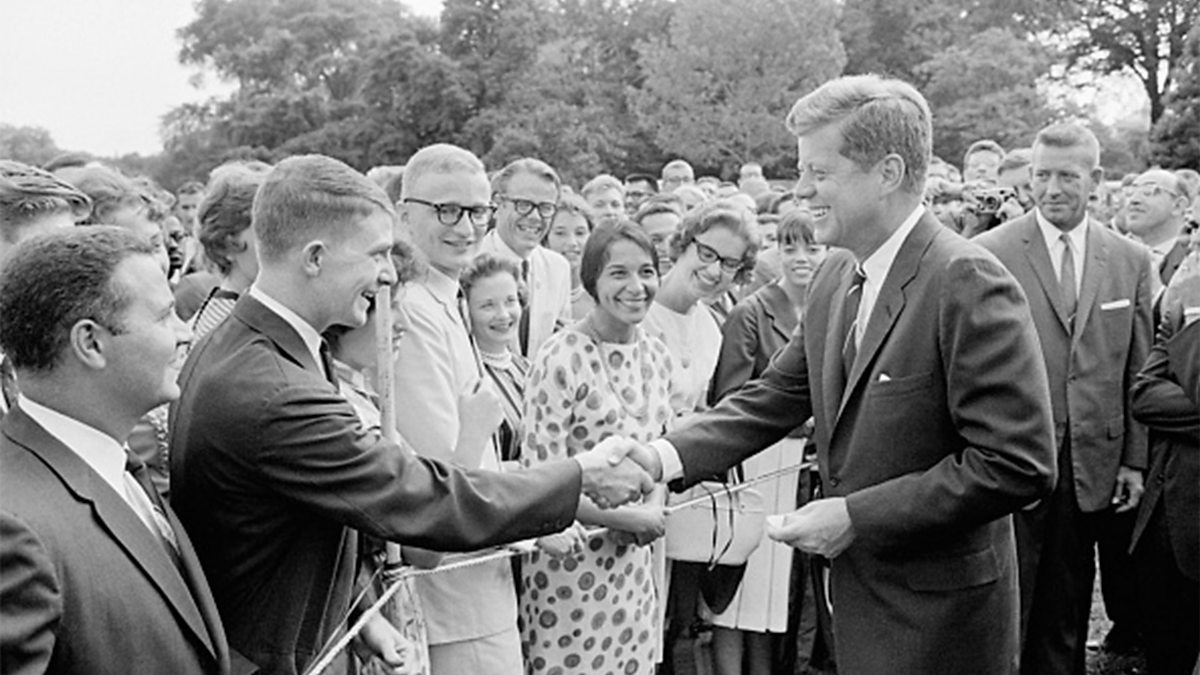 Social problems and poverty in the USA during the 1960s - Social ...