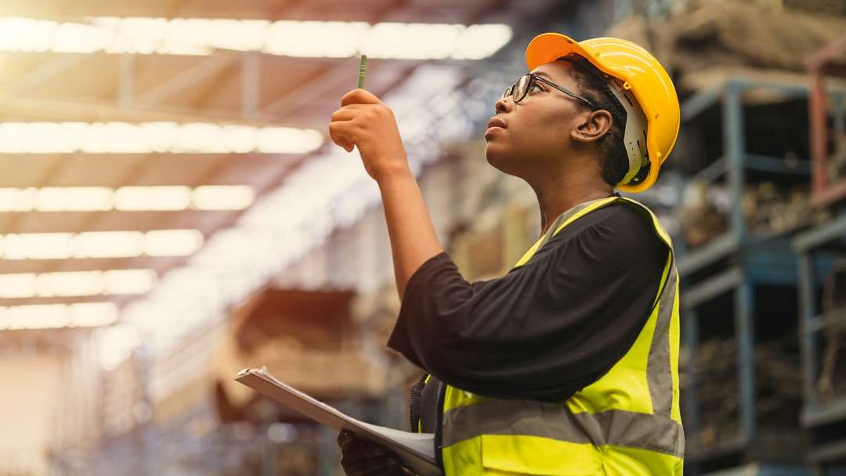 Managing stock - Working with suppliers - Edexcel - GCSE Business ...