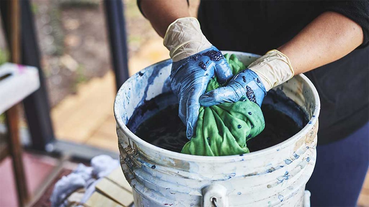 Batik - Dyeing - AQA - GCSE Art and Design Revision - AQA - BBC Bitesize