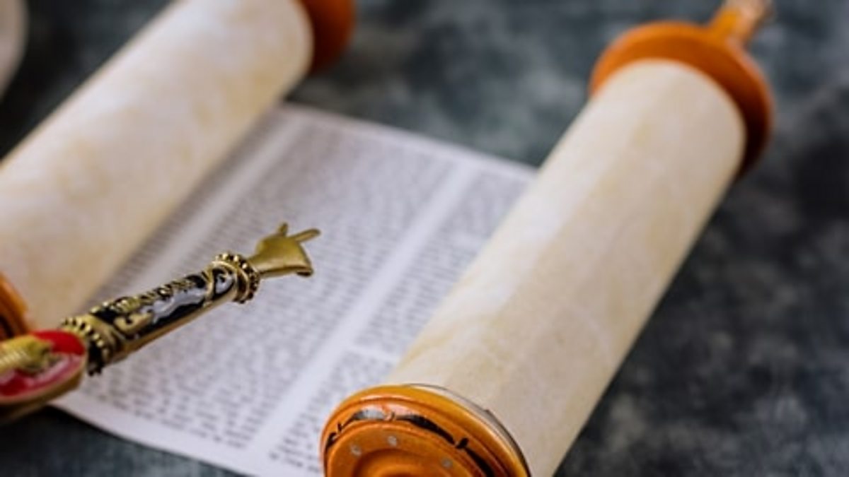 How are sacred texts used in Judaism? - Sacred texts - GCSE Religious ...