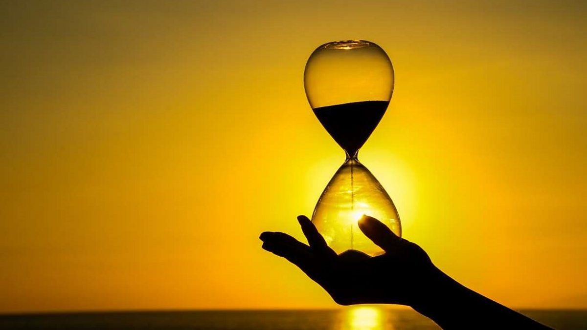 An tràth caithte agus an tràth teachdail - An tràth caithte agus an ...