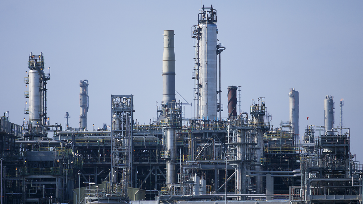 Crude oil and hydrocarbons - Fractional distillation of crude oil - 4th ...