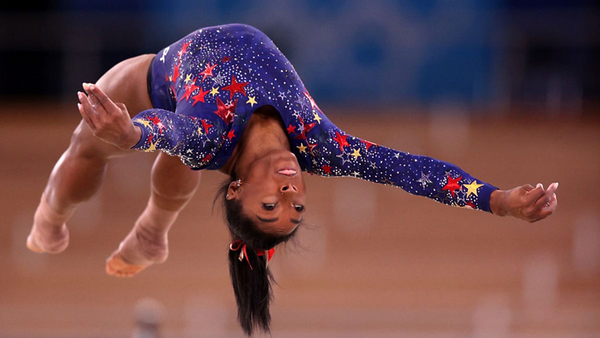 Four signature moves that changed the world of sport - BBC Bitesize