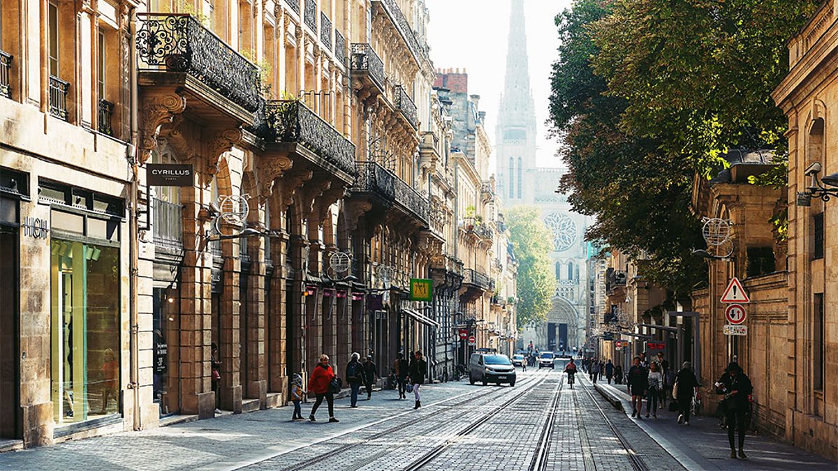 Position of adjectives in French - BBC Bitesize